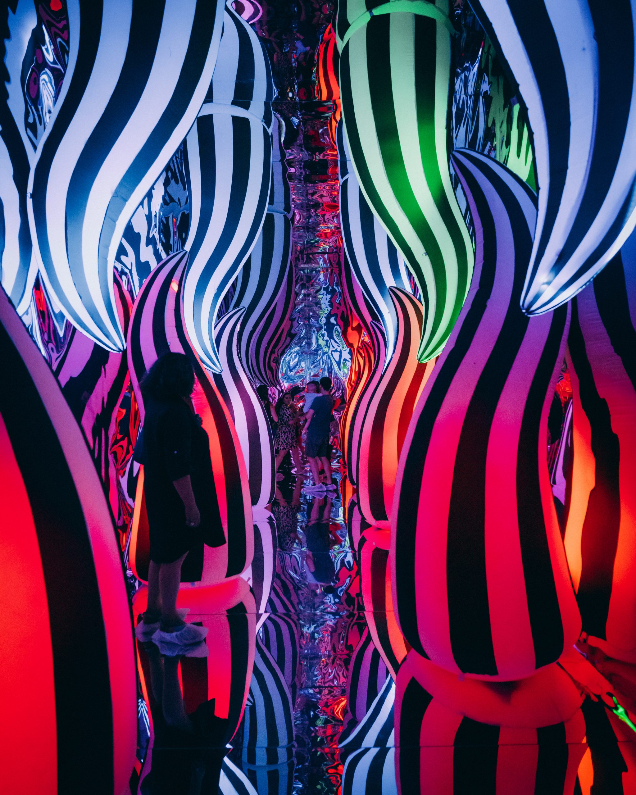 ¡Medellín se llena de color, tecnología y diversión con Blow Up ...